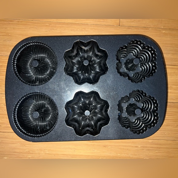 Nordic Ware | Kitchen | Nordic Ware Multi Mini Bundt Cakelet Pan 3d 6 ...